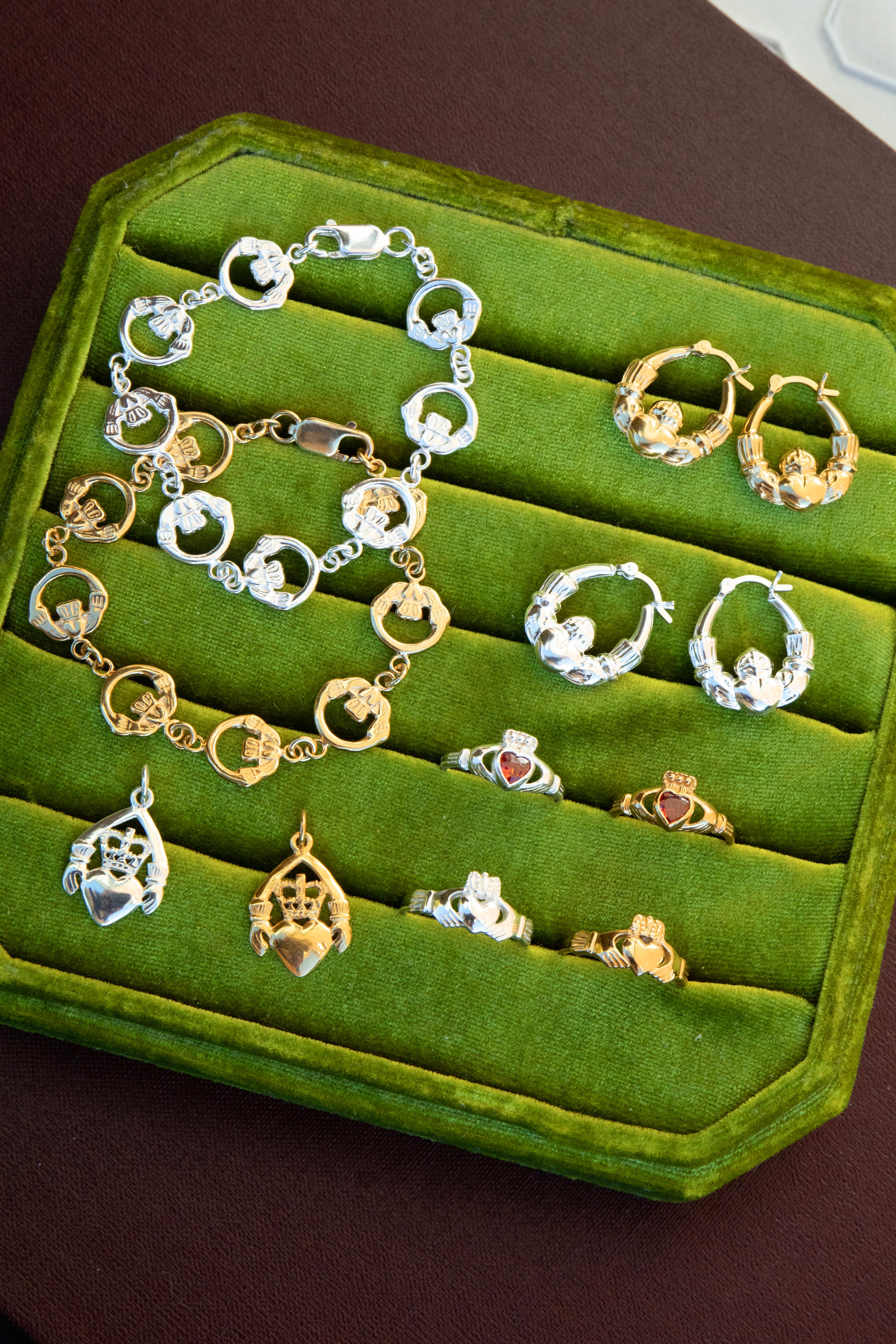 The Timeless Charm of Claddagh Jewellery: Style Meets Meaning